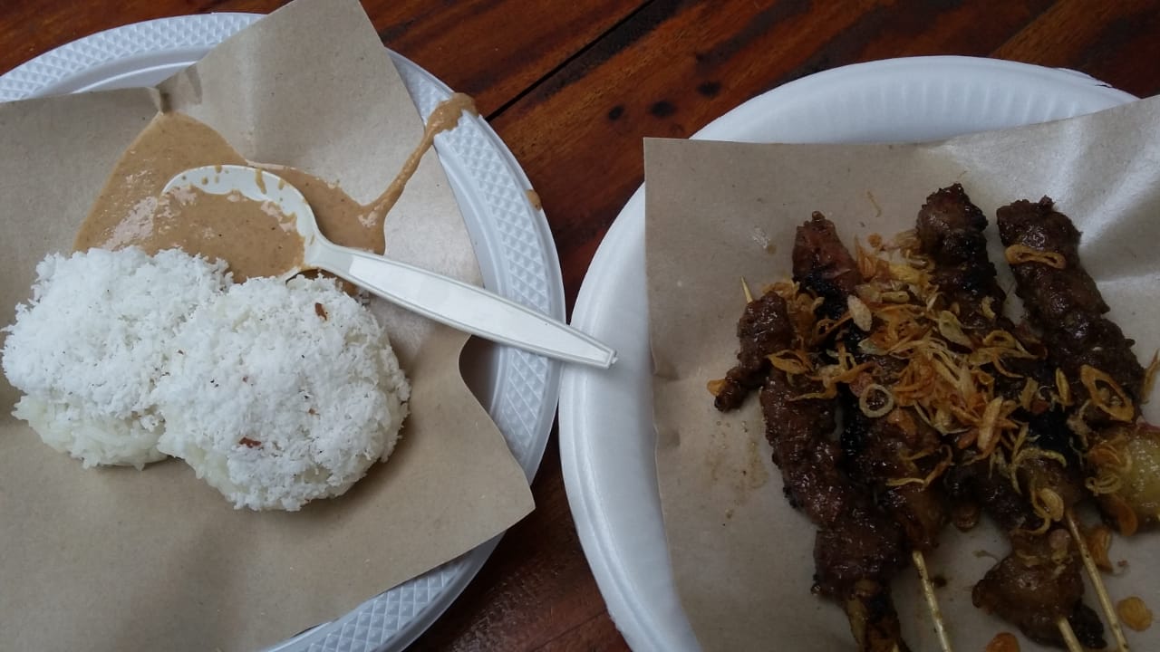 Menikmati Sate Manis Khas Gerendeng di Teras Cisadane - Kata Kota